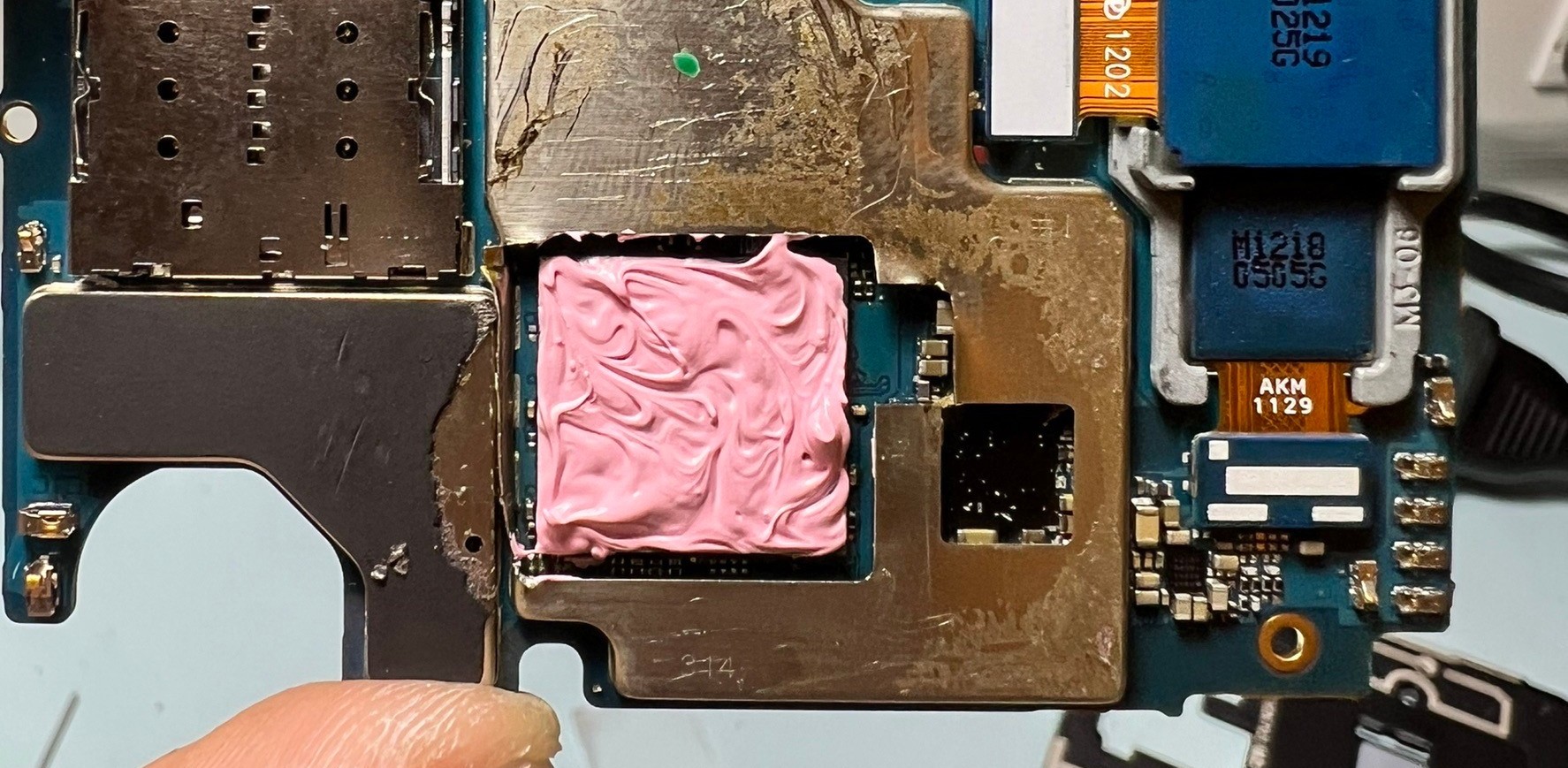 SAMSUNG Galaxy A71 5G 不開機( CPU重置 ) – 修彼特台南手機維修